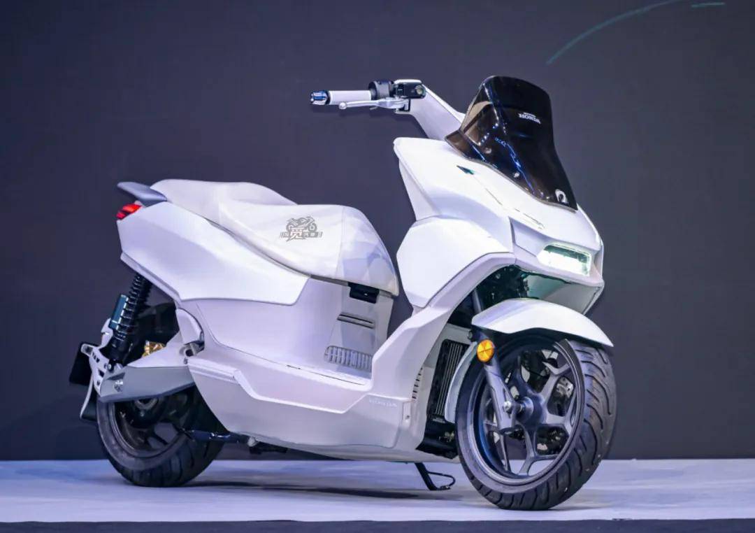 五羊本田正式发布旗下首款跨骑电摩E-VO︱科技引领未来_搜狐汽车_搜狐网