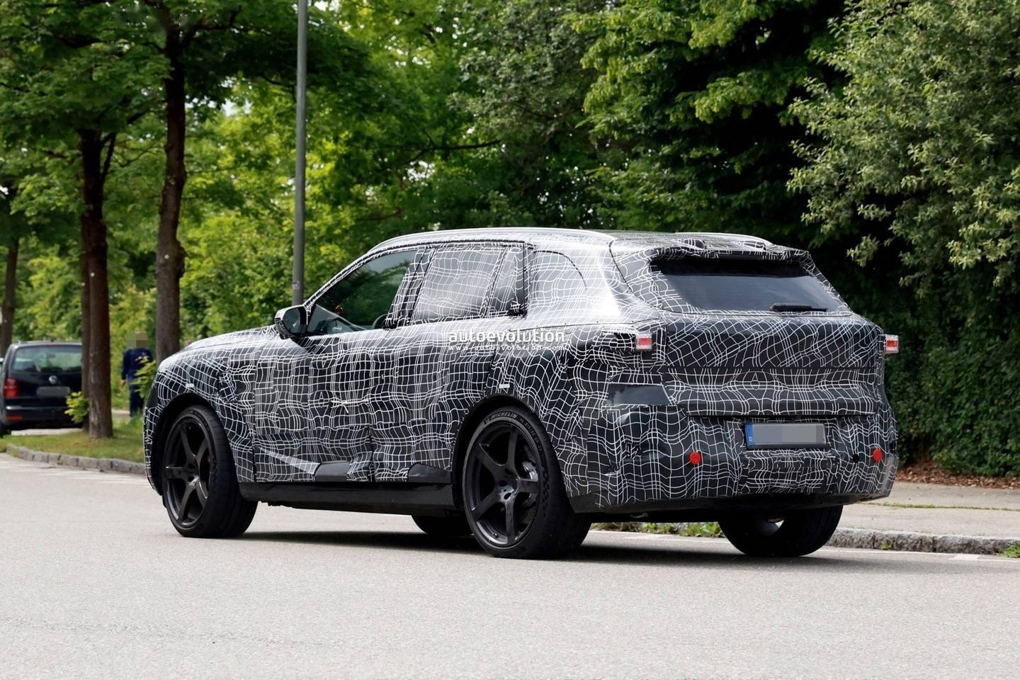 宝马新一代iX5 M70电动原型车路测曝光，高性能配置引关注_搜狐汽车_搜狐网