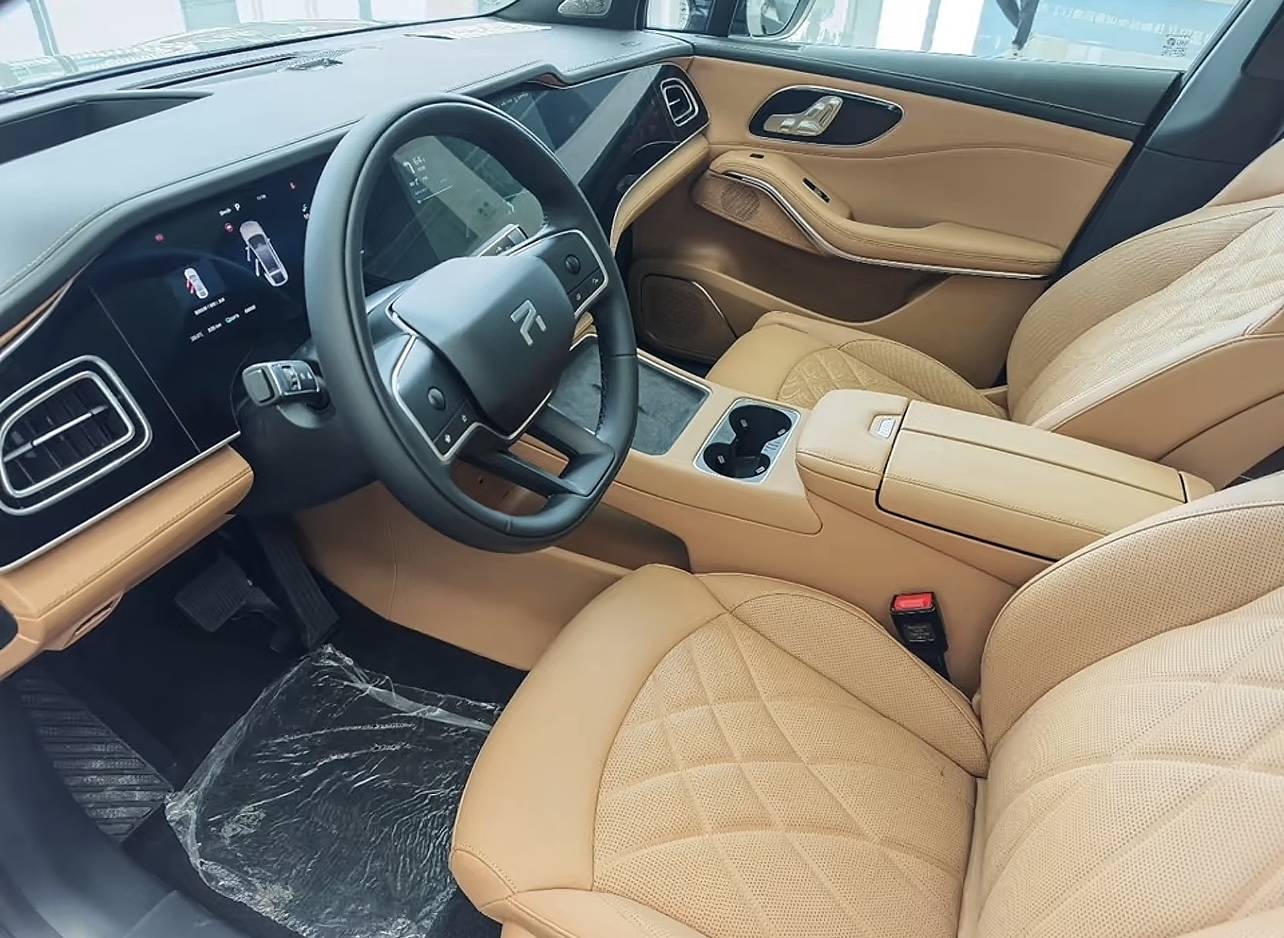 25款飞凡F7/R7实拍，细节调整+新配色，最高245马力+续航730km_搜狐汽车_搜狐网