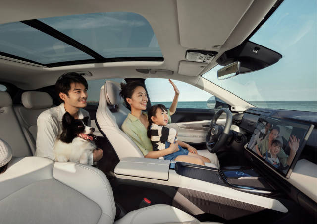 刘恋x领克08EM-P：奏响多面人生的全维乐章_搜狐汽车_搜狐网