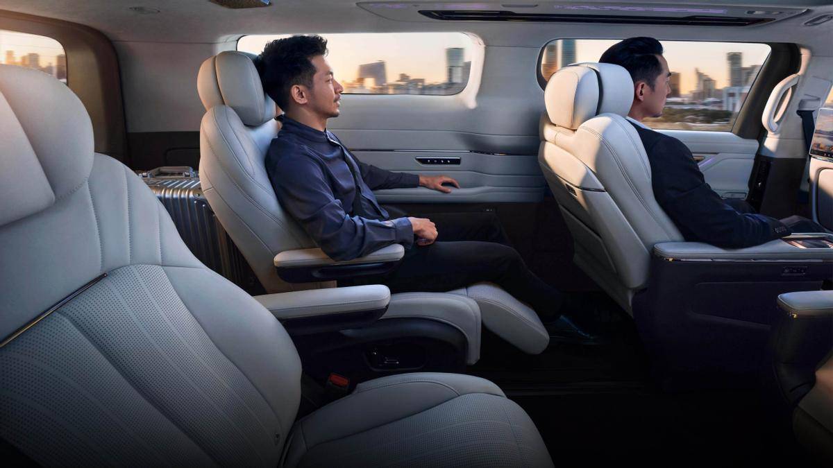 要买MPV的来看看，翼真L380对比腾势D9，谁才是30万最佳选择_搜狐汽车_搜狐网