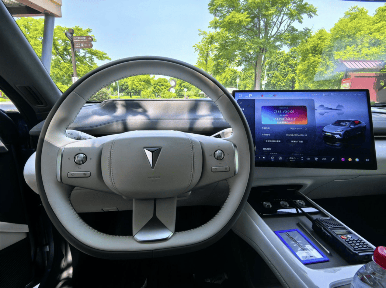 全系标配华为乾崑智驾！试驾26款深蓝L07，智能再加码_搜狐汽车_搜狐网