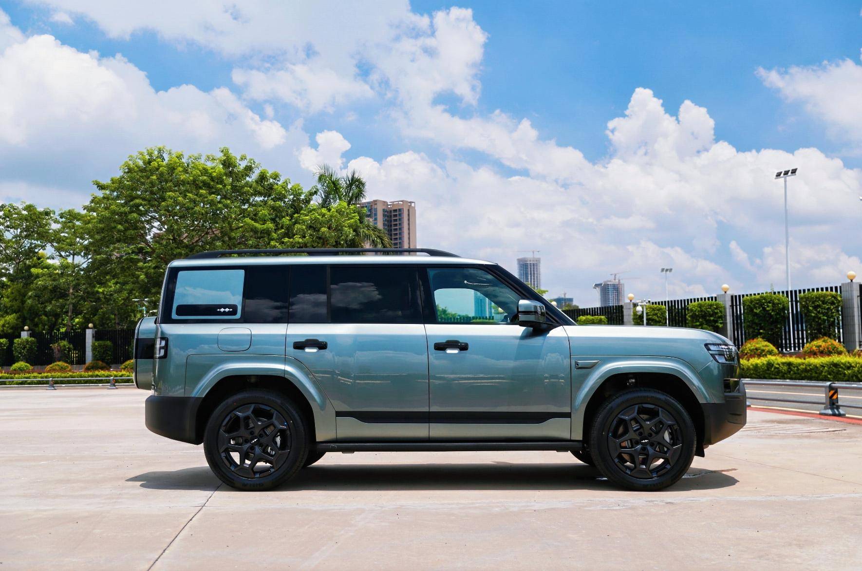 方程豹钛7内饰官图：硬派SUV竟藏 居家风，配零重力座椅，1300km续航+激光雷达_搜狐汽车_搜狐网