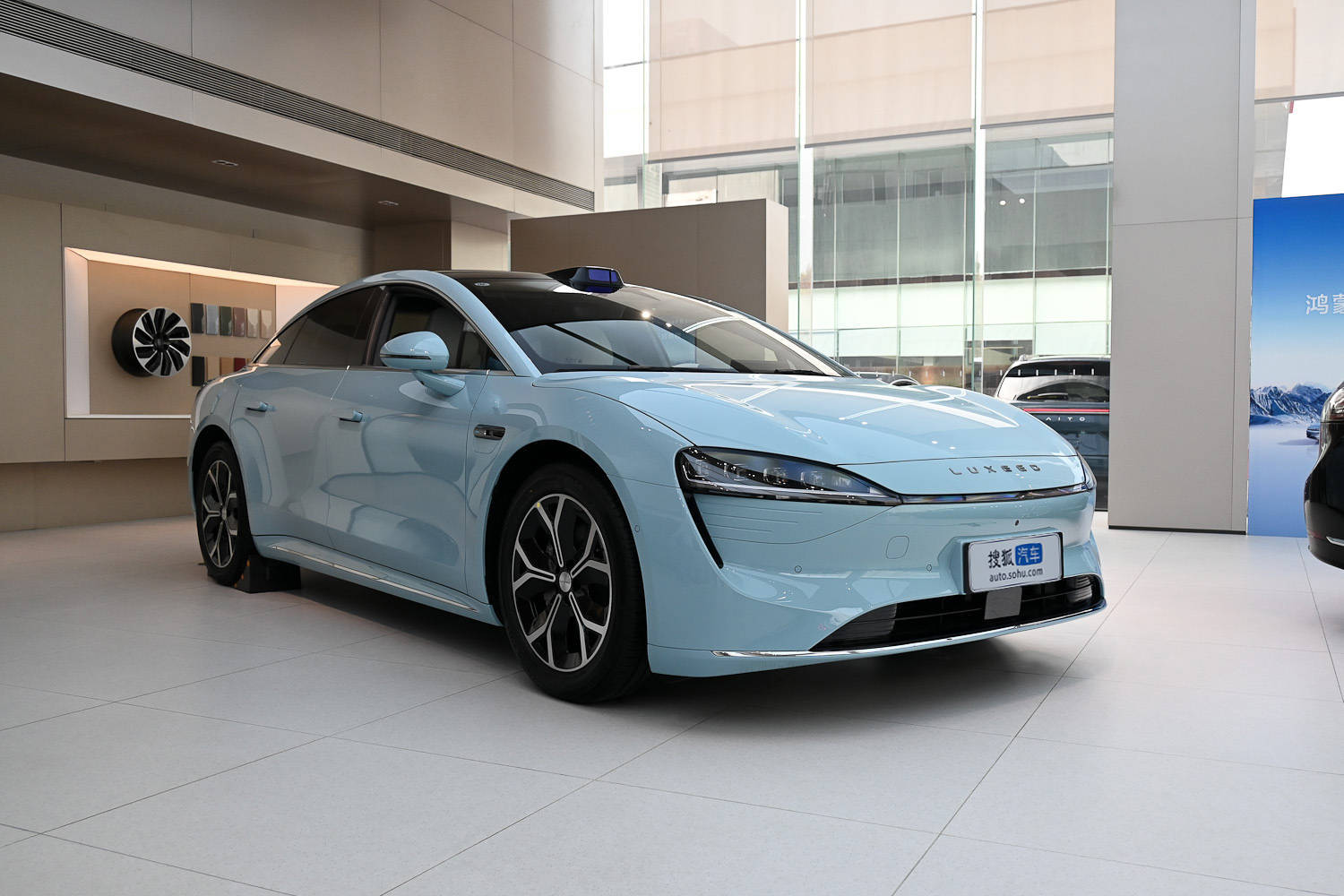 全系800V/升级ADS 4 新款智界S7/R7售22.98/24.98万元起_搜狐汽车_搜狐网