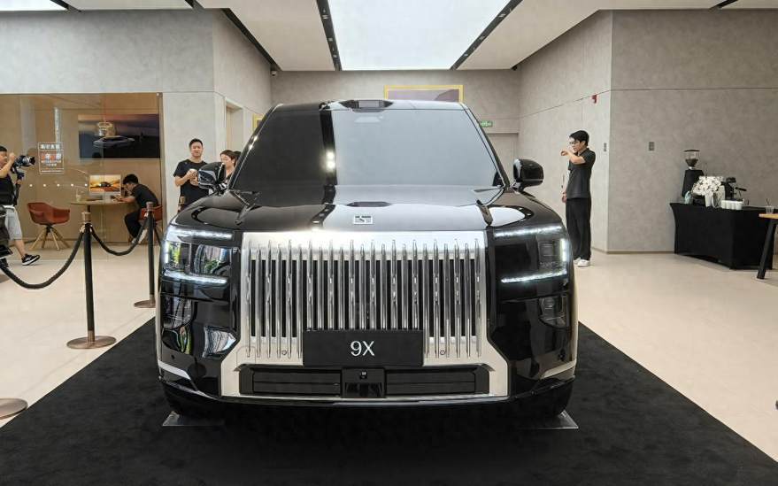 品鉴大型SUV极氪9X：900V混动+1400匹马力，气场不输库里南_搜狐汽车_搜狐网