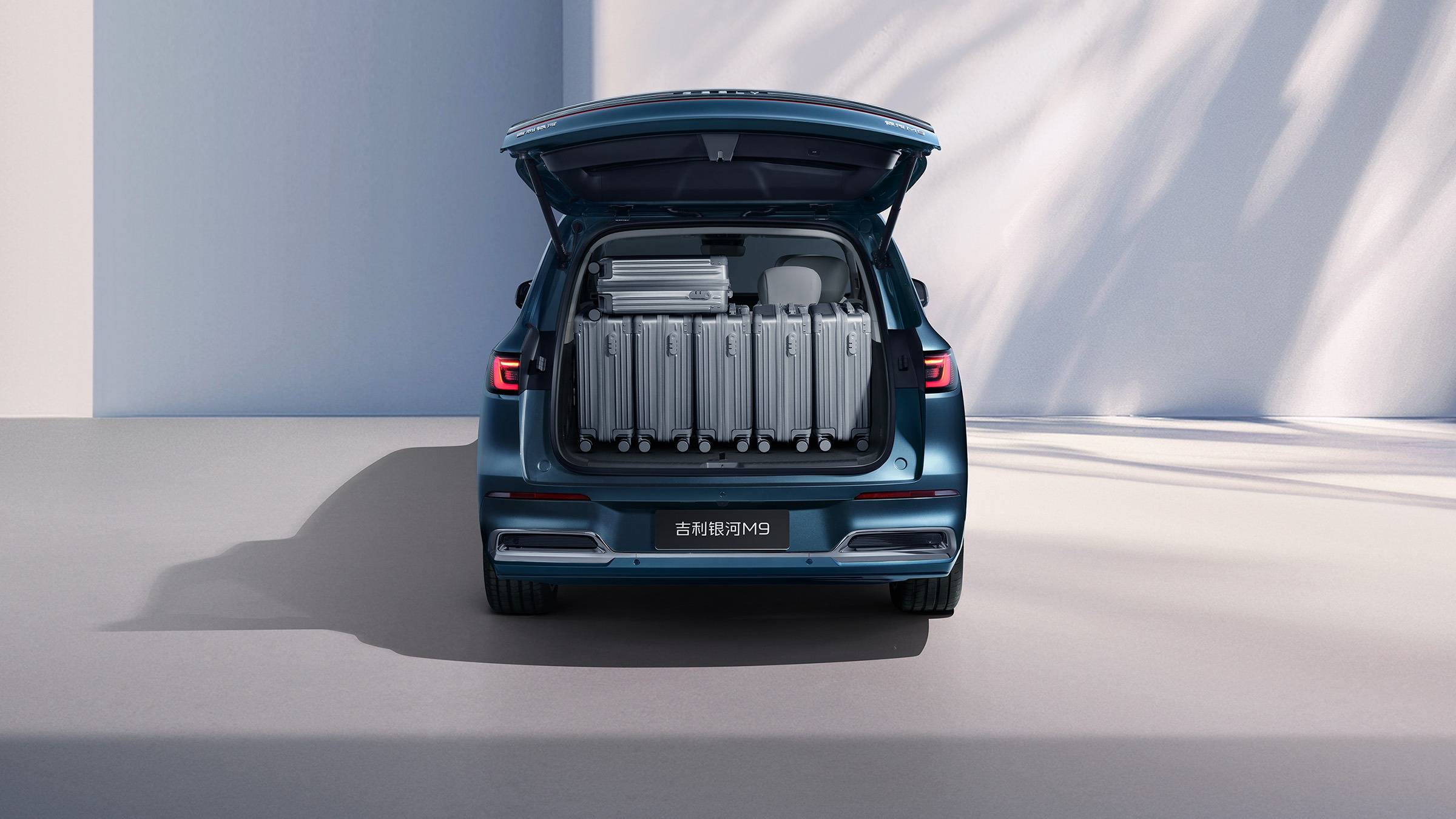 吉利银河M9对比深蓝S09，谁才是20万级大六座SUV最优解？