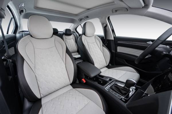 迈腾3000万辆甄选款，轴距2871mm空间表现优越。_搜狐汽车_搜狐网