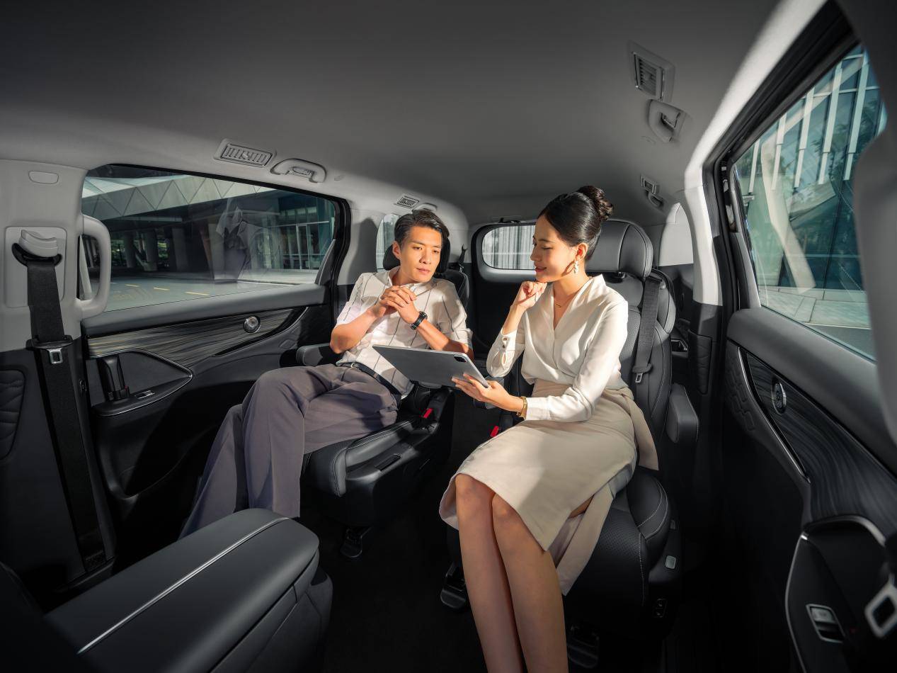 比房车灵活、比SUV能装：星海V9如何用1.8米纯平空间征服露营市场？_搜狐汽车_搜狐网