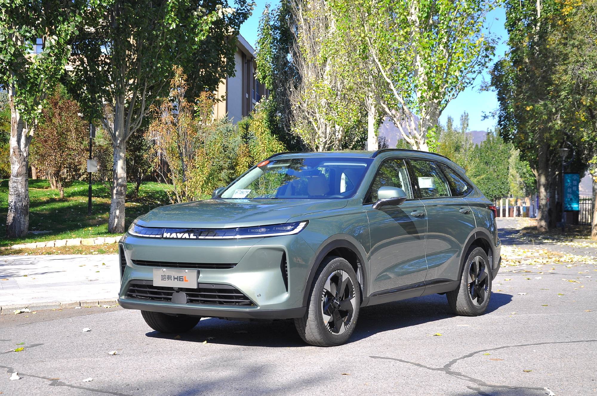 枭龙MAX燃油版？哈弗H6L实车到店，长至4米8，配2.0T+9DCT_搜狐汽车_搜狐网