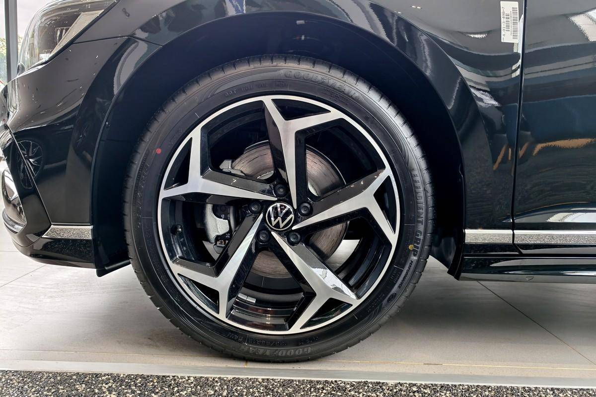 见证荣耀传奇，一汽大众迈腾3000万辆甄选款有什么不同？_搜狐汽车_搜狐网