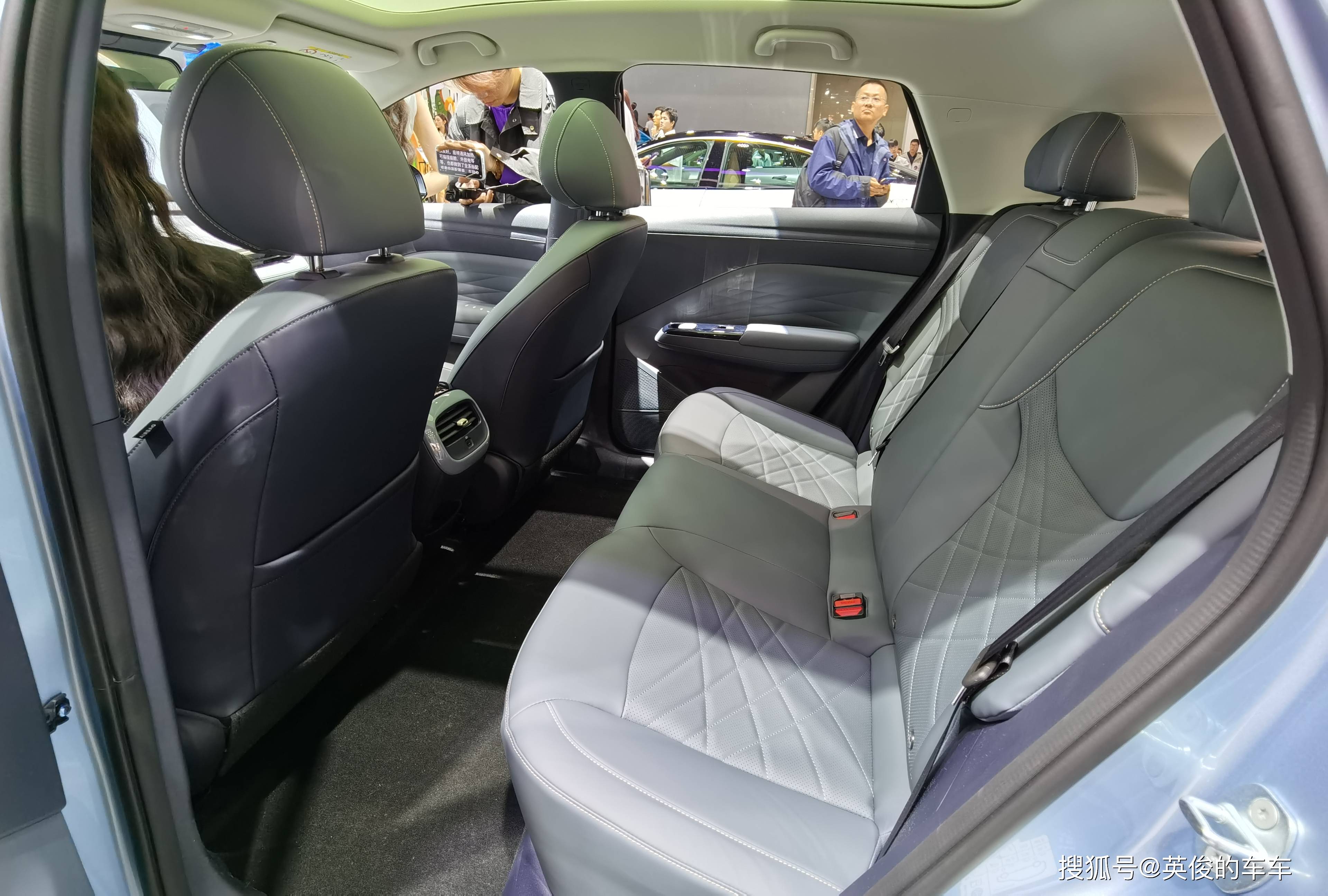 打卡6万级纯电卷王极狐 T1，A0级市场的“家庭精品纯电”新标杆_搜狐汽车_搜狐网