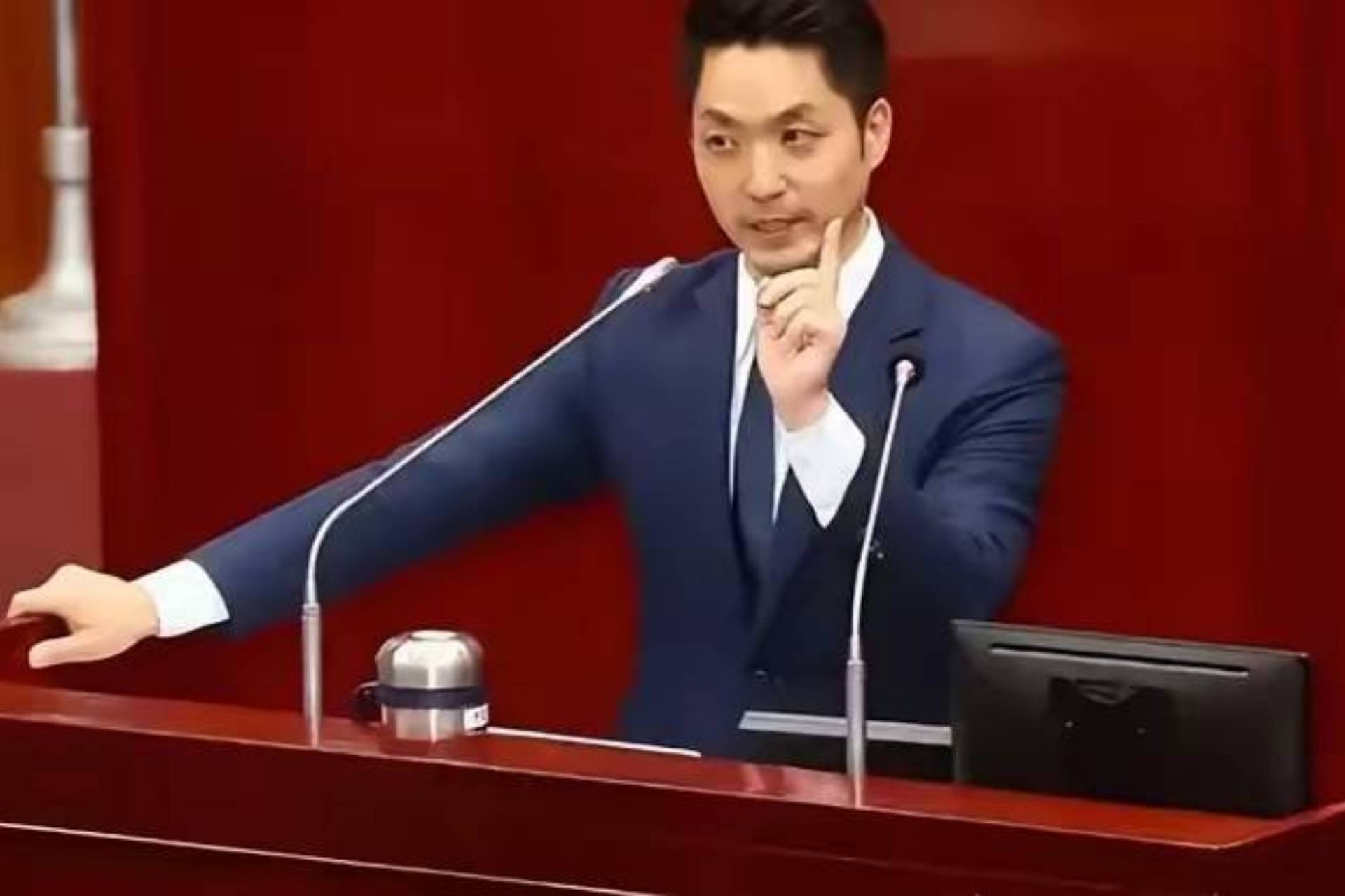 六个字硬刚去中国化 文化根脉岂容割裂_万安_中国人_校歌