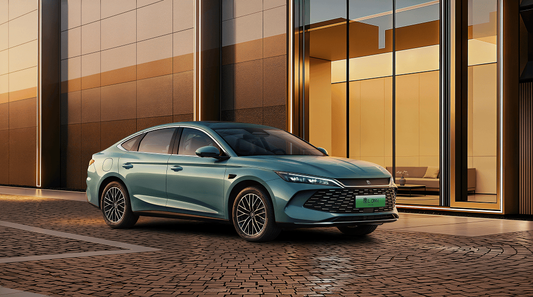 比亚迪推出大电池DM-i车型，纯电续航翻一倍，8.98万元起！_搜狐汽车_搜狐网