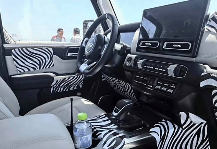 越野装备丰富/2.0T+8AT，全新212内饰谍照曝光，6月6日发布_搜狐汽车_搜狐网