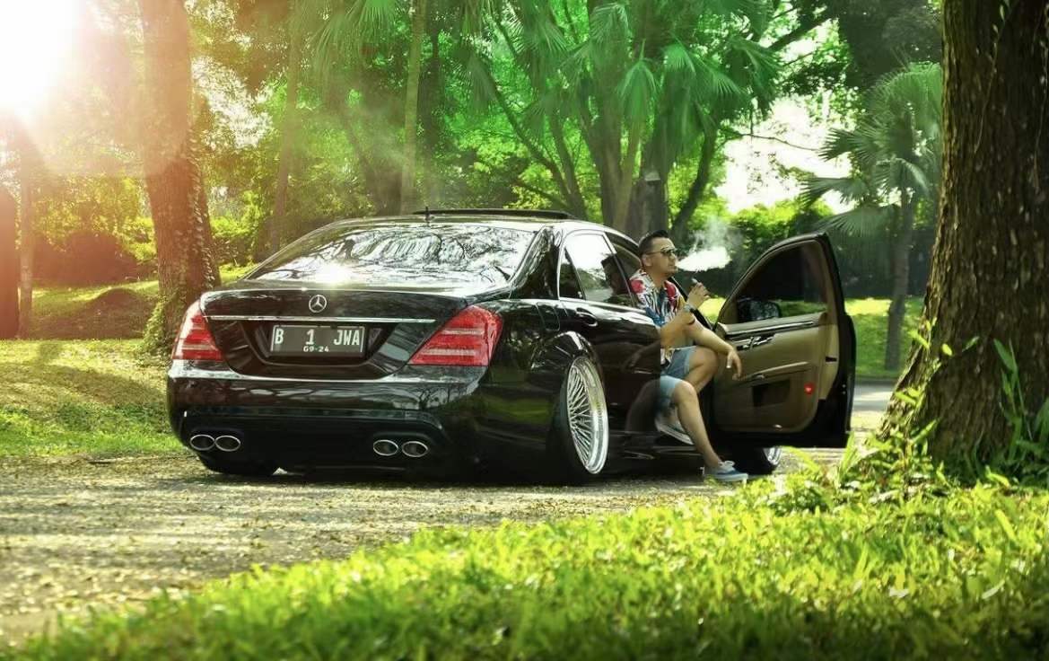 奔驰S级W221豪华低趴，AIRBFT气动避震改装秀_搜狐汽车_搜狐网