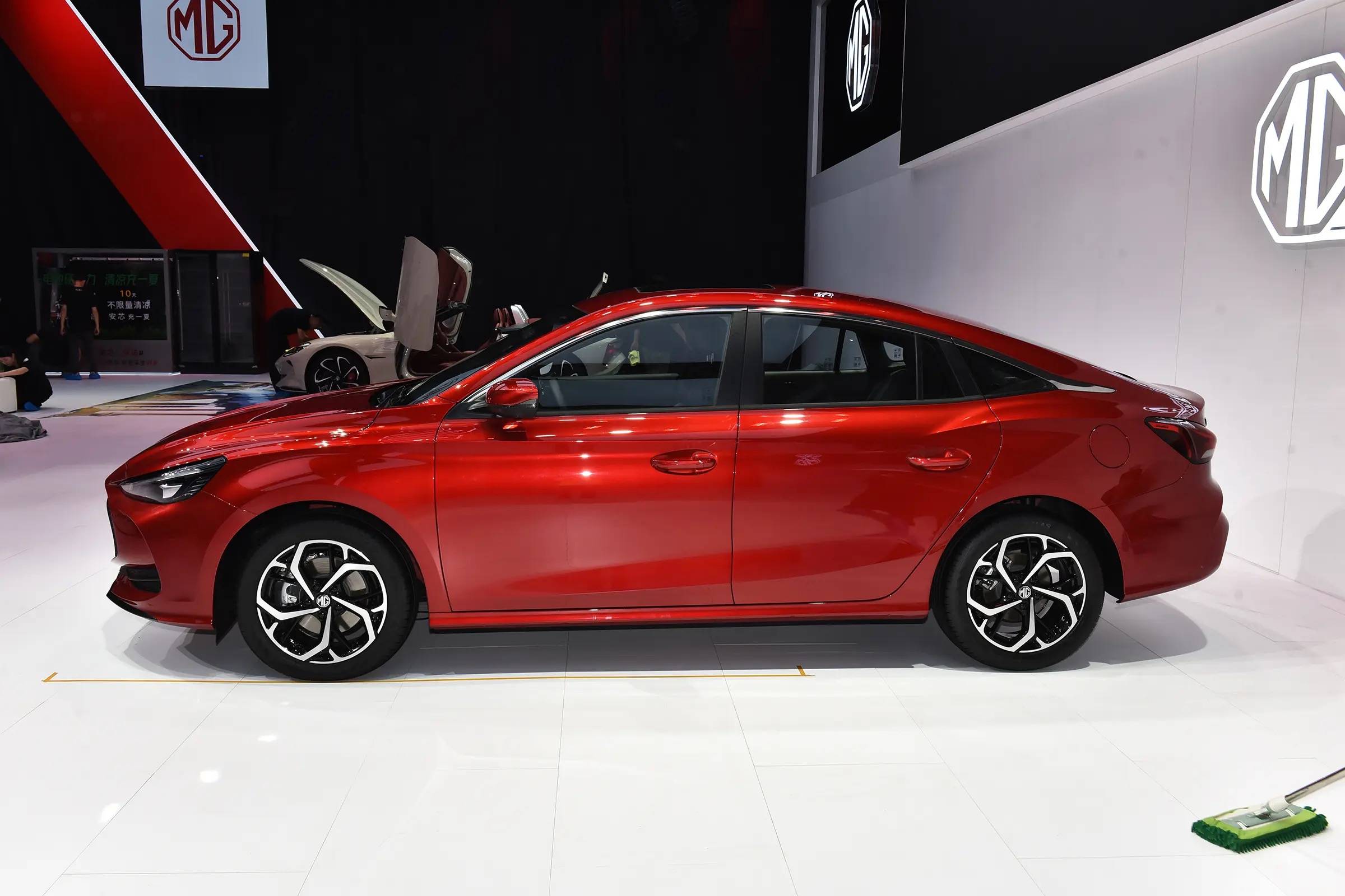 这颜值爱了吗？新款名爵MG5将于9月13日正式上市，可选1.5T动力_搜狐汽车_搜狐网