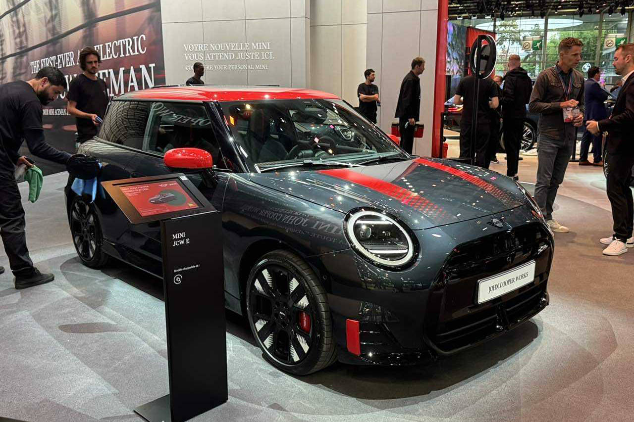 2024巴黎车展：MINI JCW纯电动版发布_搜狐汽车_搜狐网