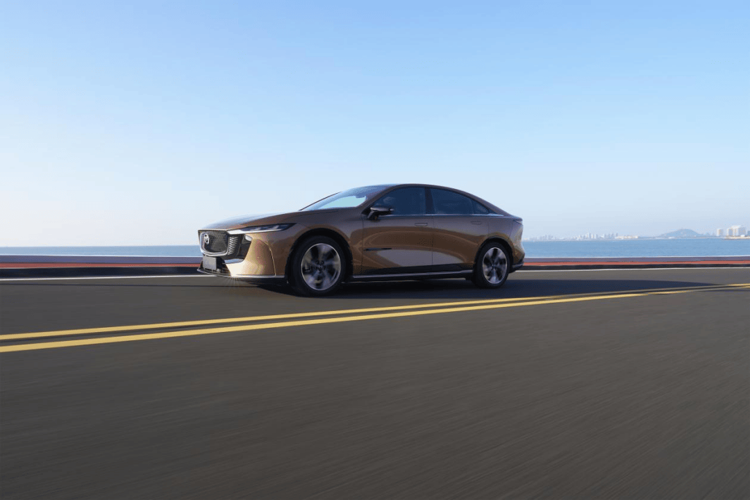 长安马自达EZ6上市，13.98万起合资新能源“四好生”亮相！_搜狐汽车_搜狐网