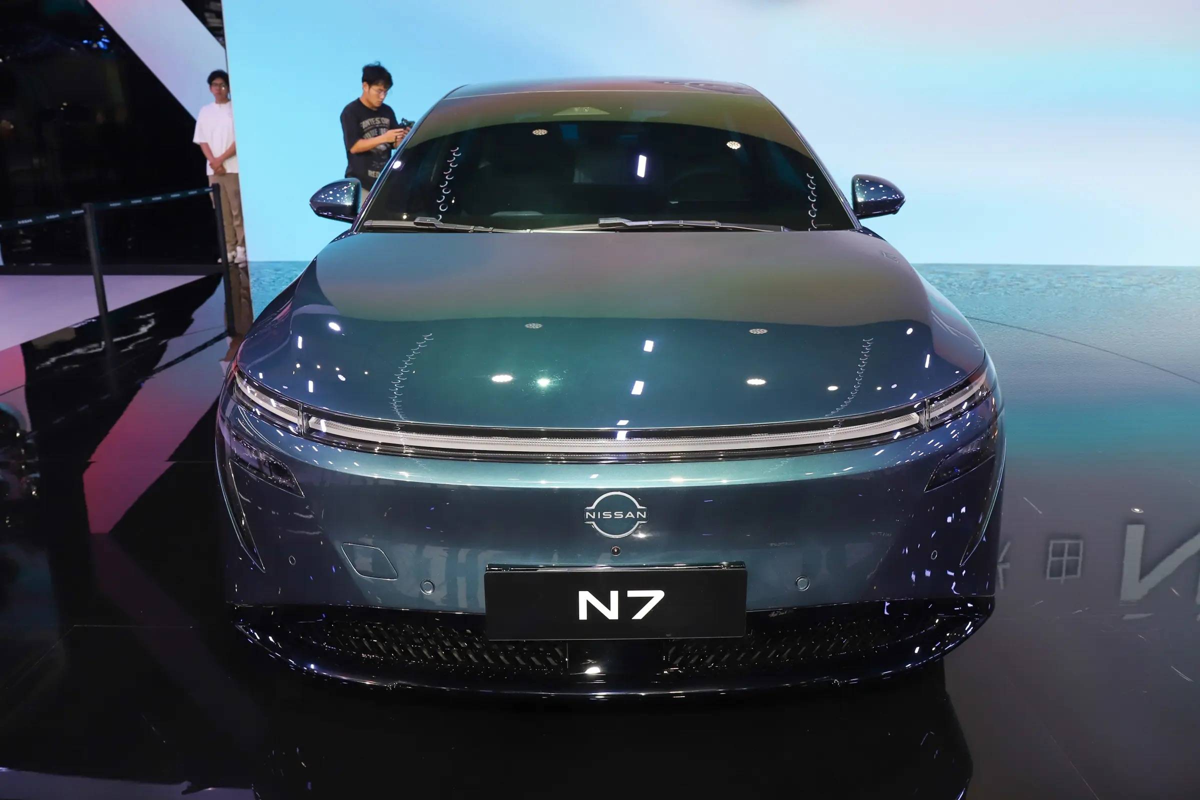 这颜值怎样？东风日产N7“墨海蓝”配色官图发布，比亚迪汉EV同级_搜狐汽车_搜狐网