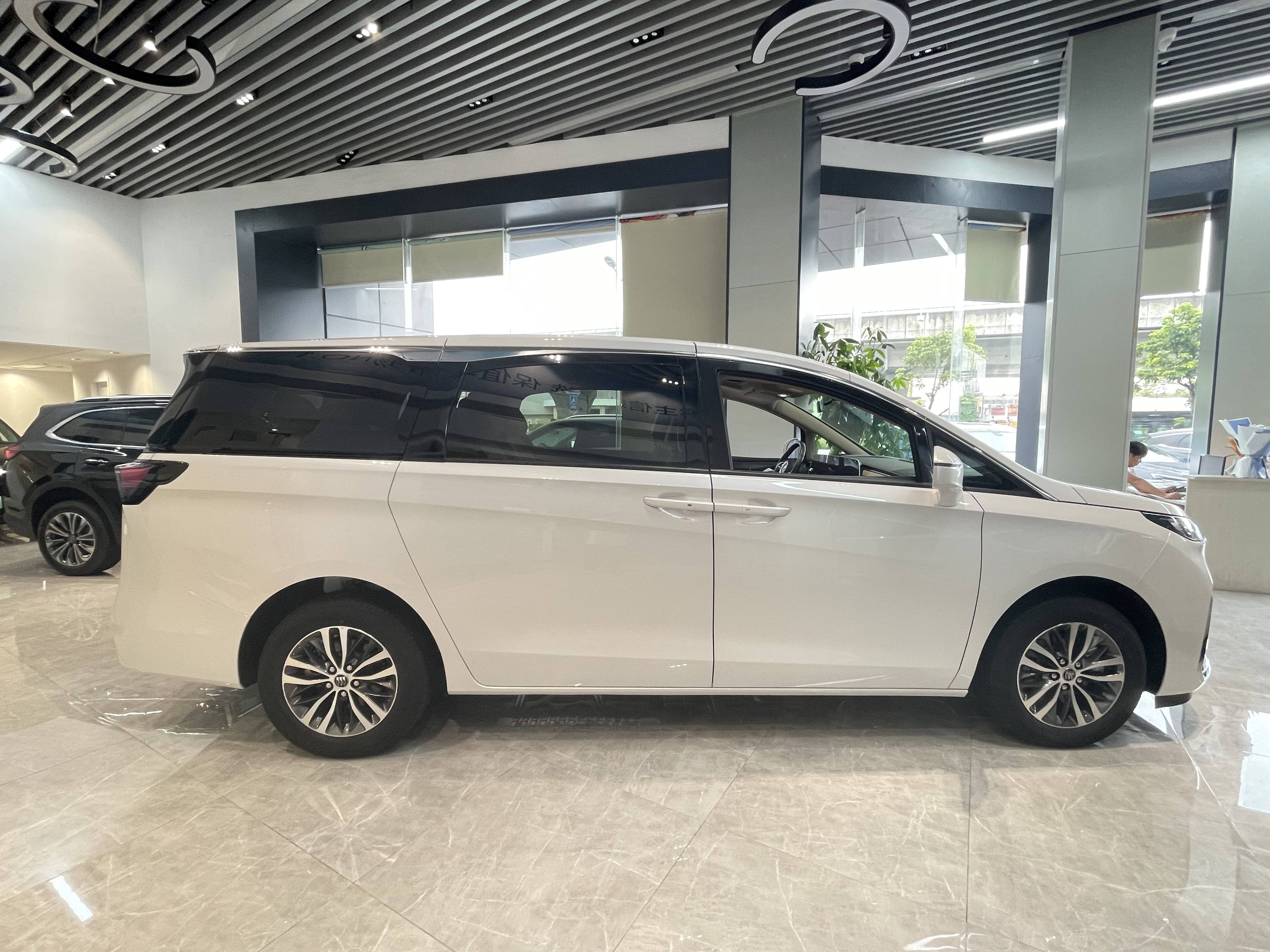 22.99万元的全新别克GL8陆上公务舱值不值？到店一探究竟_搜狐汽车_搜狐网