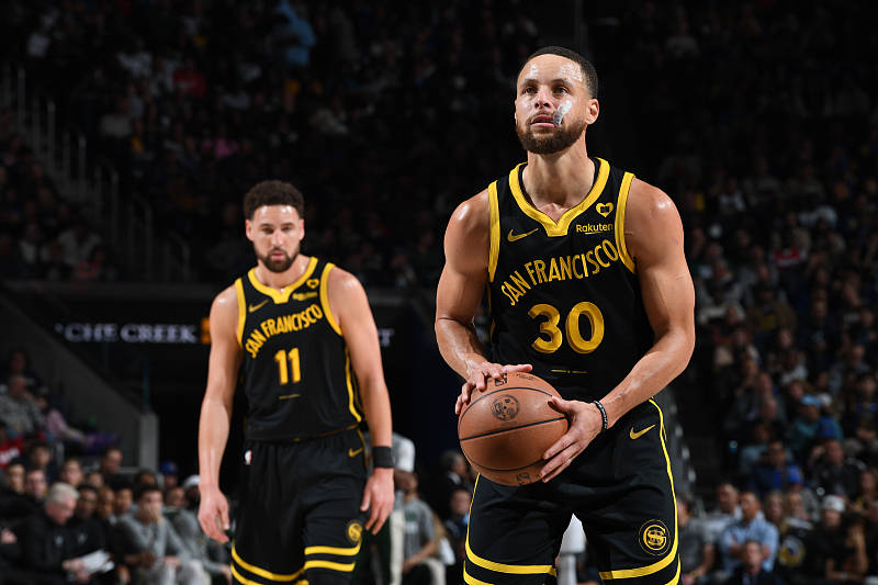 NBA｜35分大胜雄鹿 勇士排名再超湖人_比赛_斯蒂芬·库里_季后赛