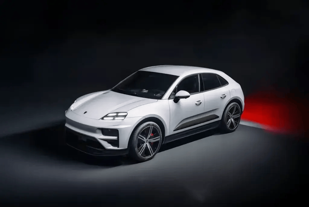 太像保时捷Macan！华为问界M5实车亮相街头_搜狐汽车_搜狐网