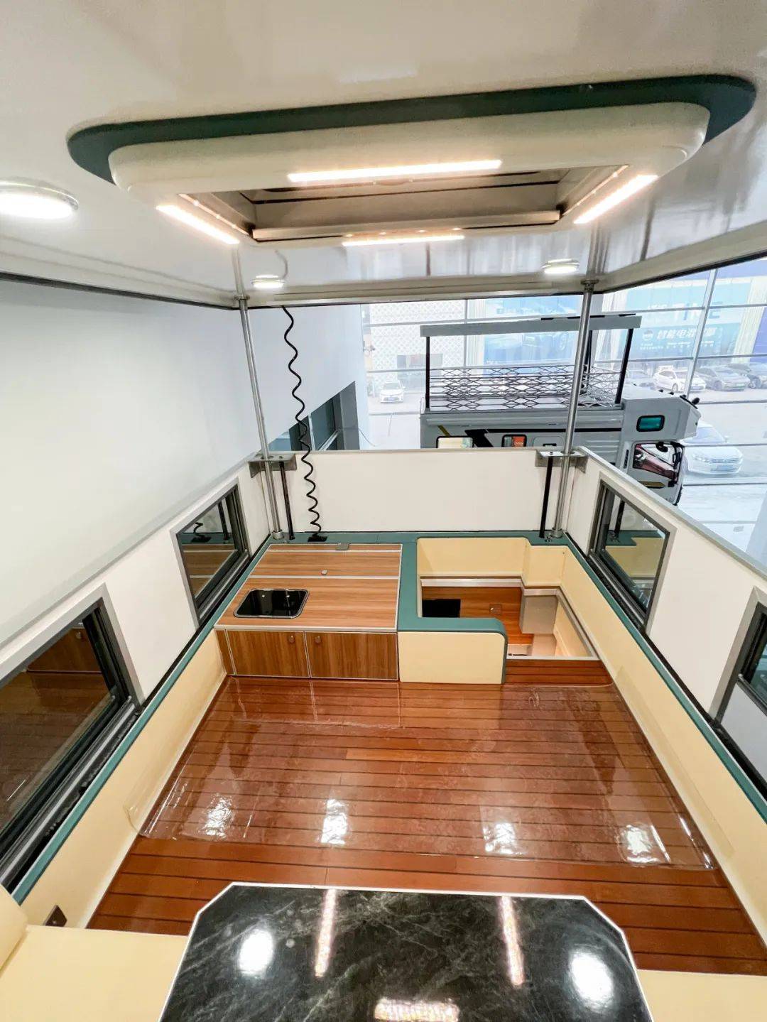 程力轩航 · 比亚迪T5DM升顶房车 6座布局 自带360°观景“阁楼”_搜狐汽车_搜狐网