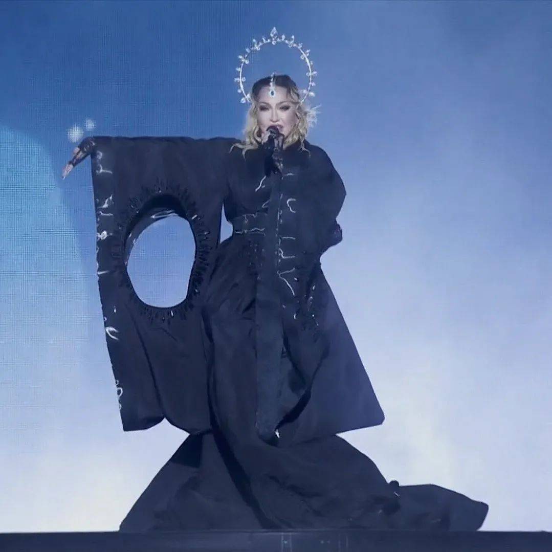Madonna 演唱会被粉丝举报投诉，申请仅退款！_麦当娜_音乐_Lipeles