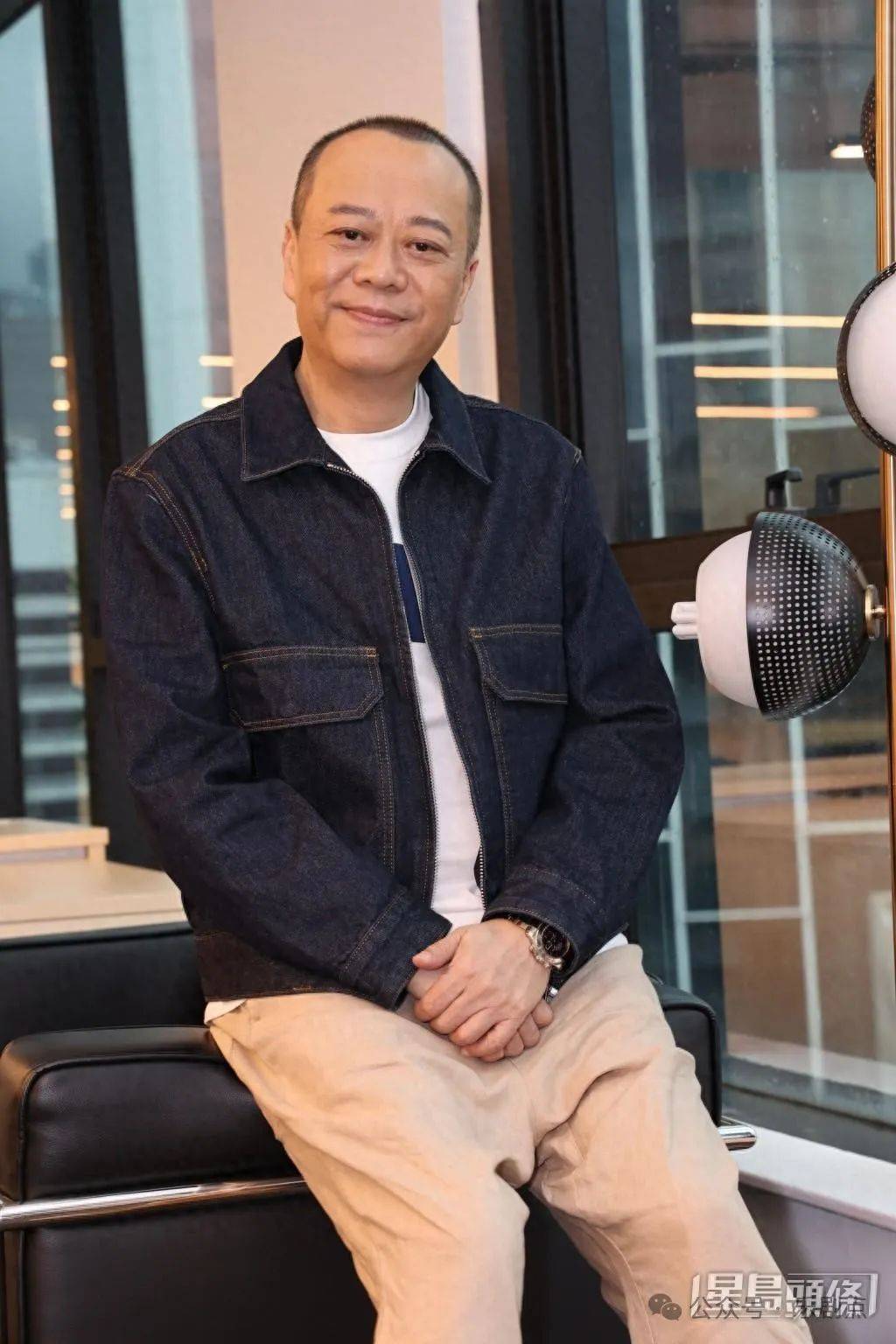 自爆拍尺度片从没露过点！63岁TVB收视福将欧阳震华否认退休，直言还没赚够呢_合作_电影_机会