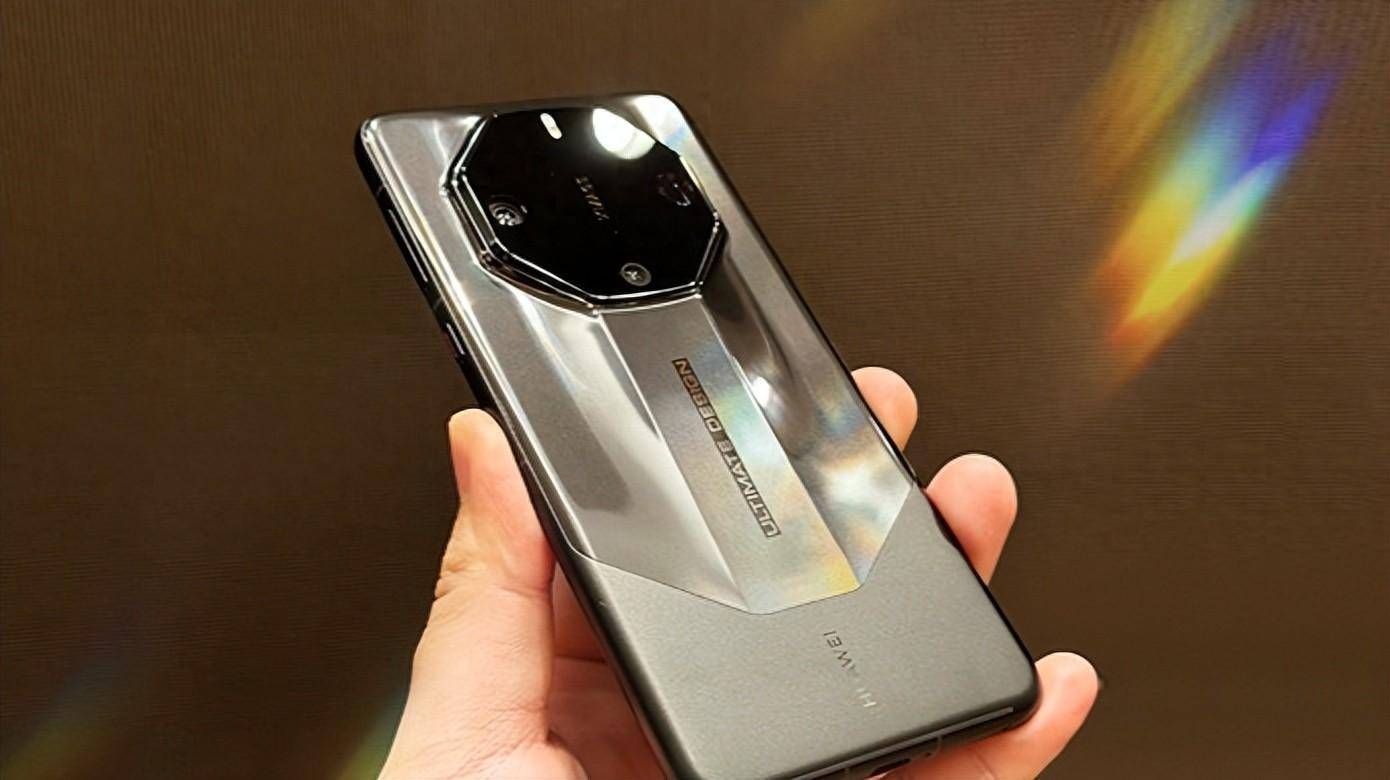 万元神机跌落神坛？华为Mate60 RS价格大跳水，市场反应热烈！_手机_消费者_市场策略