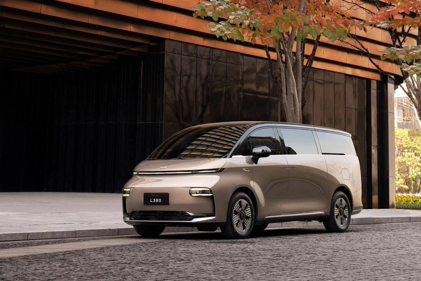 吉利翼真 L380 MPV 官宣首搭商汤“日日新”AI 大模型 - 数码前沿 数码之家