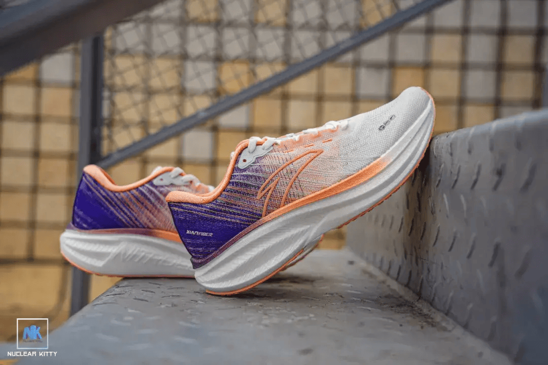 安踏冠军3 vs 安踏PG7 我该怎么选？_跑鞋_穿着_感觉