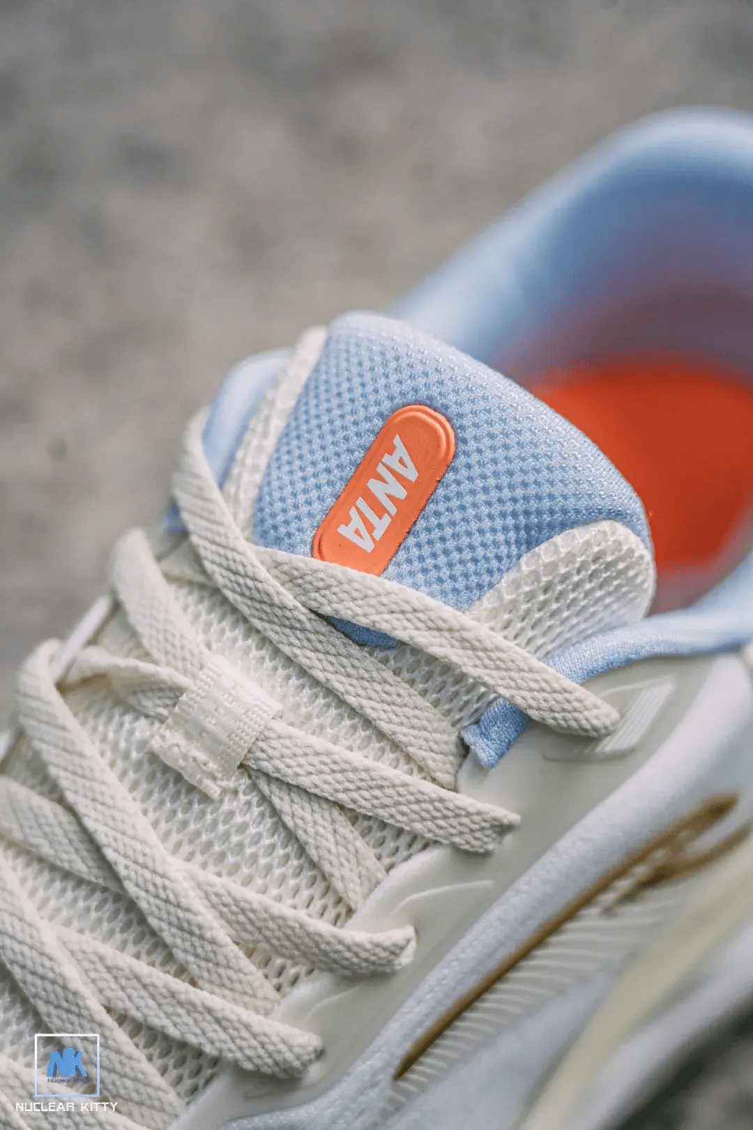 安踏冠军3 vs 安踏PG7 我该怎么选？_跑鞋_穿着_感觉