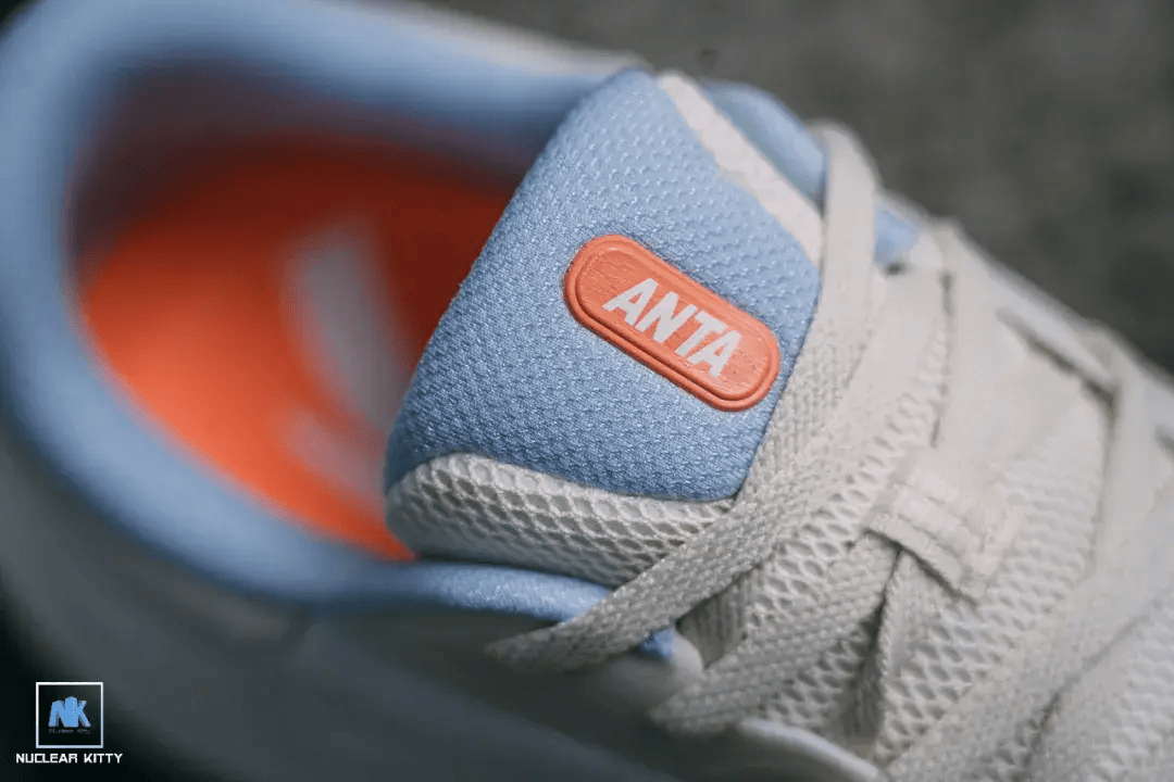 安踏冠军3 vs 安踏PG7 我该怎么选？_跑鞋_穿着_感觉