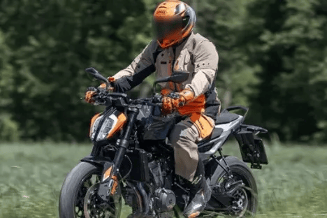 KTM全新双缸650 Duke 曝光..._搜狐汽车_搜狐网