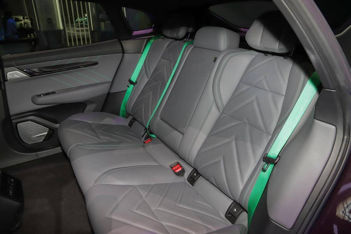 从性能到装载，极氪001、腾势N7和Model Y谁是电动汽车之王？_搜狐汽车_搜狐网