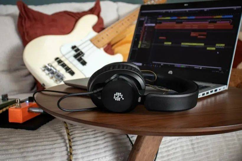深入揭发：专门为 ADAM Audio H200 耳机打造的 Headphone Utility DAW 插件_多功能的_扬声器_混音