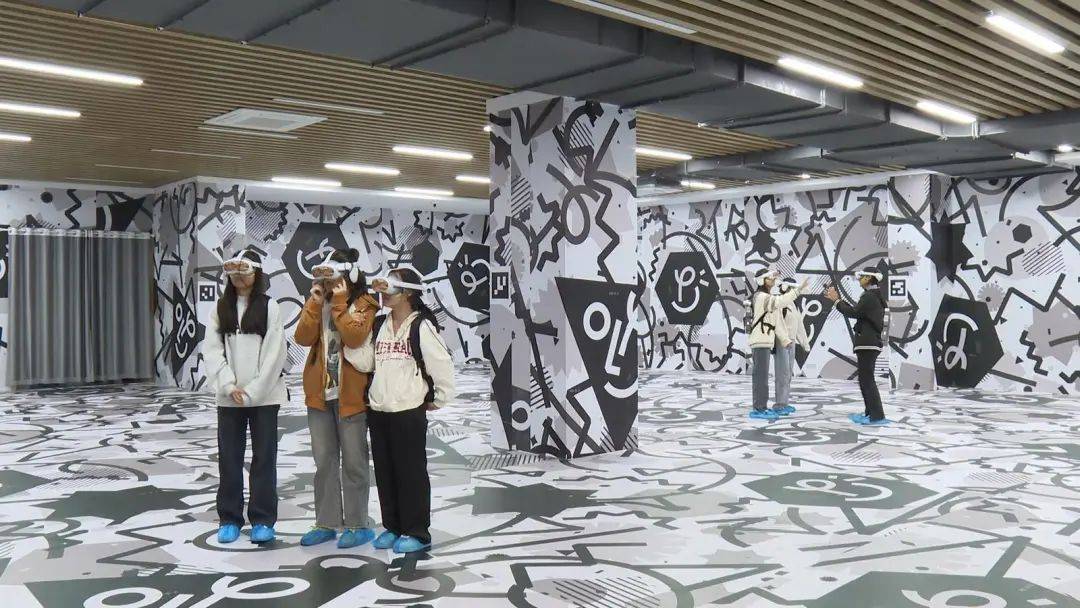 敦煌：历史在VR中重生 科技与文化完美邂逅_游客_项目_技术