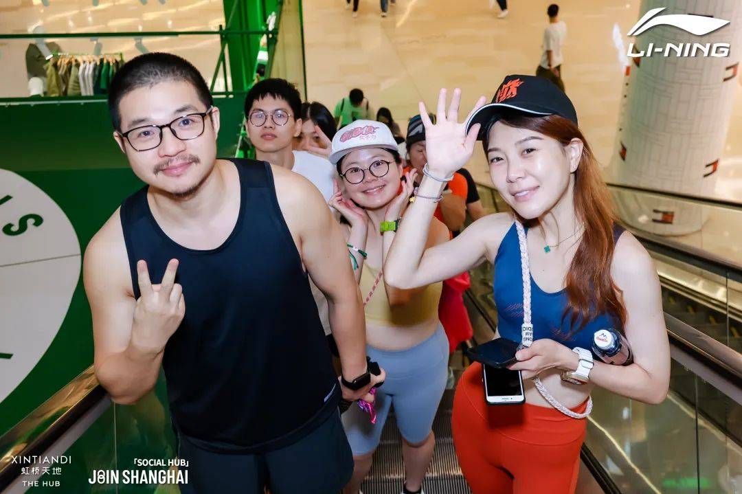 在越来越卷的「西上海」板块，资深玩家「虹桥天地」如何实现定位进阶？| iziRetail热点_品牌_项目_社交