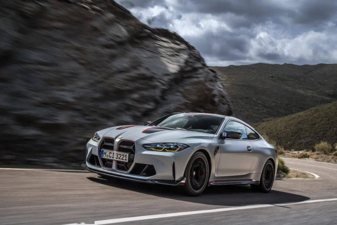 为赛道而生的宝马M4 CSL（G82）！_搜狐汽车_搜狐网