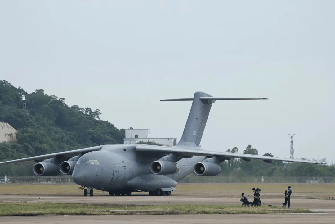 运-20、轰-6k、歼-10C、歼-16……都来了！现场画面→_珠海_中国_空军