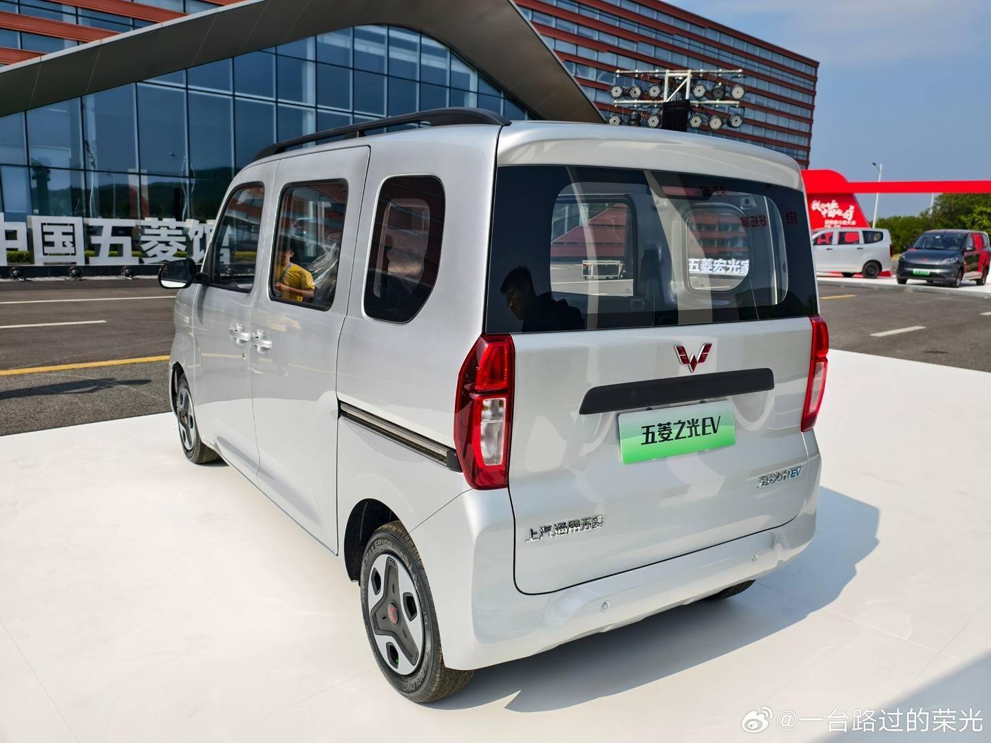 五菱之光 EV“电动 K-Car”面包车实车曝光，定位多功能工具用车 - 数码前沿 数码之家