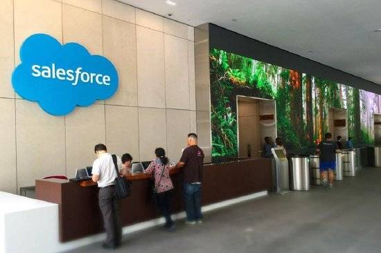 Salesforce拟招聘2000员工销售人工智能软件_马克·贝尼奥夫_该公司_代理