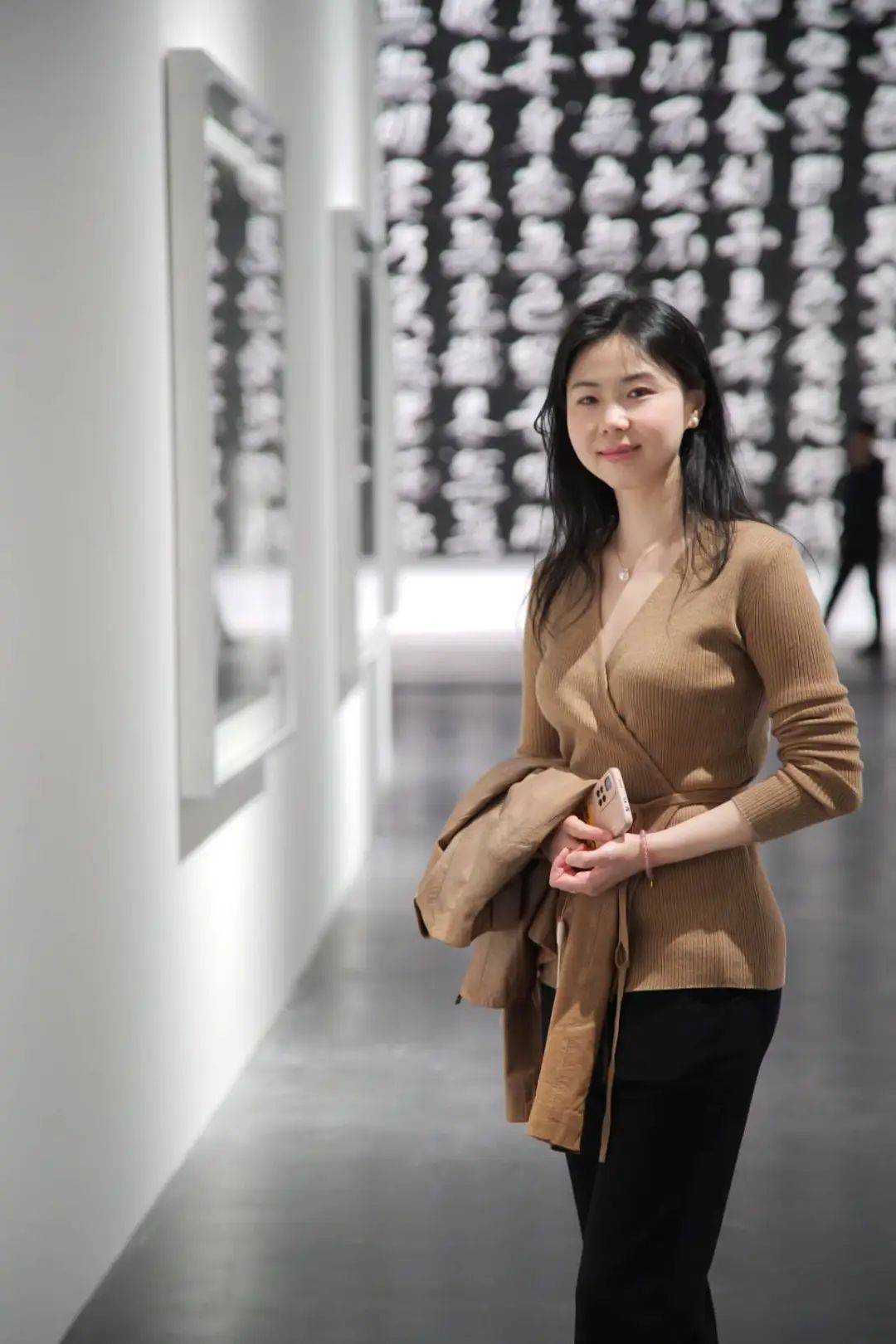 穿 THE MOLAB 的你 美丽又不羁 自我又自由_生活_山茶花_衣服