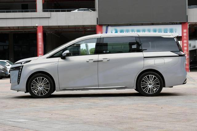 广汽传祺E8 PHEV PRO+上市，20.98万中型MPV，配置动力如何？_搜狐汽车_搜狐网