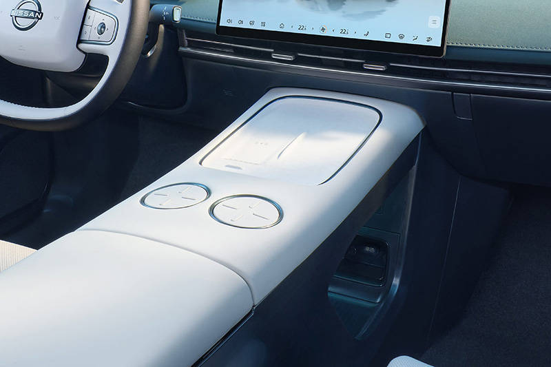 日产N7内饰曝光：双拼色彩+氛围灯，打造极致驾乘体验_搜狐汽车_搜狐网