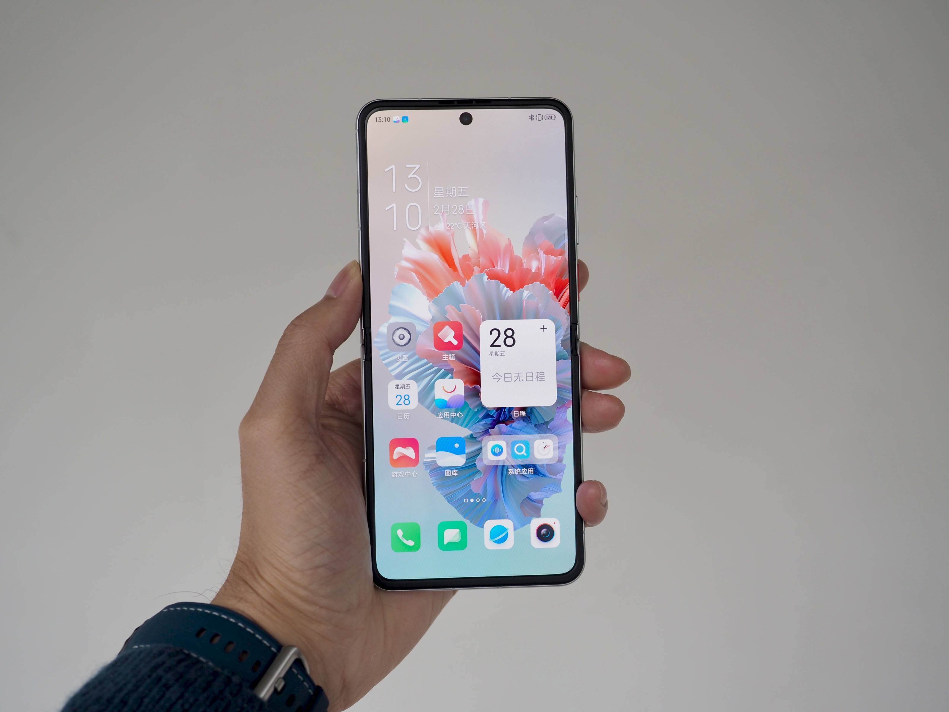 努比亚Flip 2亲民上市，2899元起售搭载AI新体验！_nubia_手机_屏幕