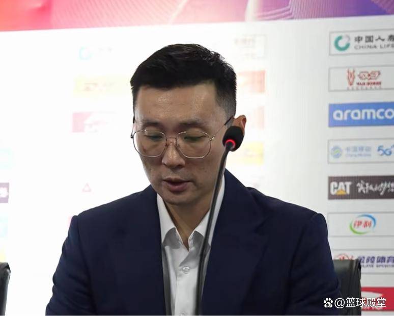 新疆104-103福建！发布会刘炜独赞齐麟+最后攻守，邹阳难以接受！_比赛_防守_CBA