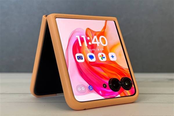 联想moto再夺冠！2024Q4竖向折叠屏市场市占率高达44.5%_razr_手机_系列