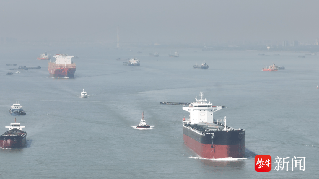 蜿蜒“巨蛇”浩荡出江_编队_服务_试航